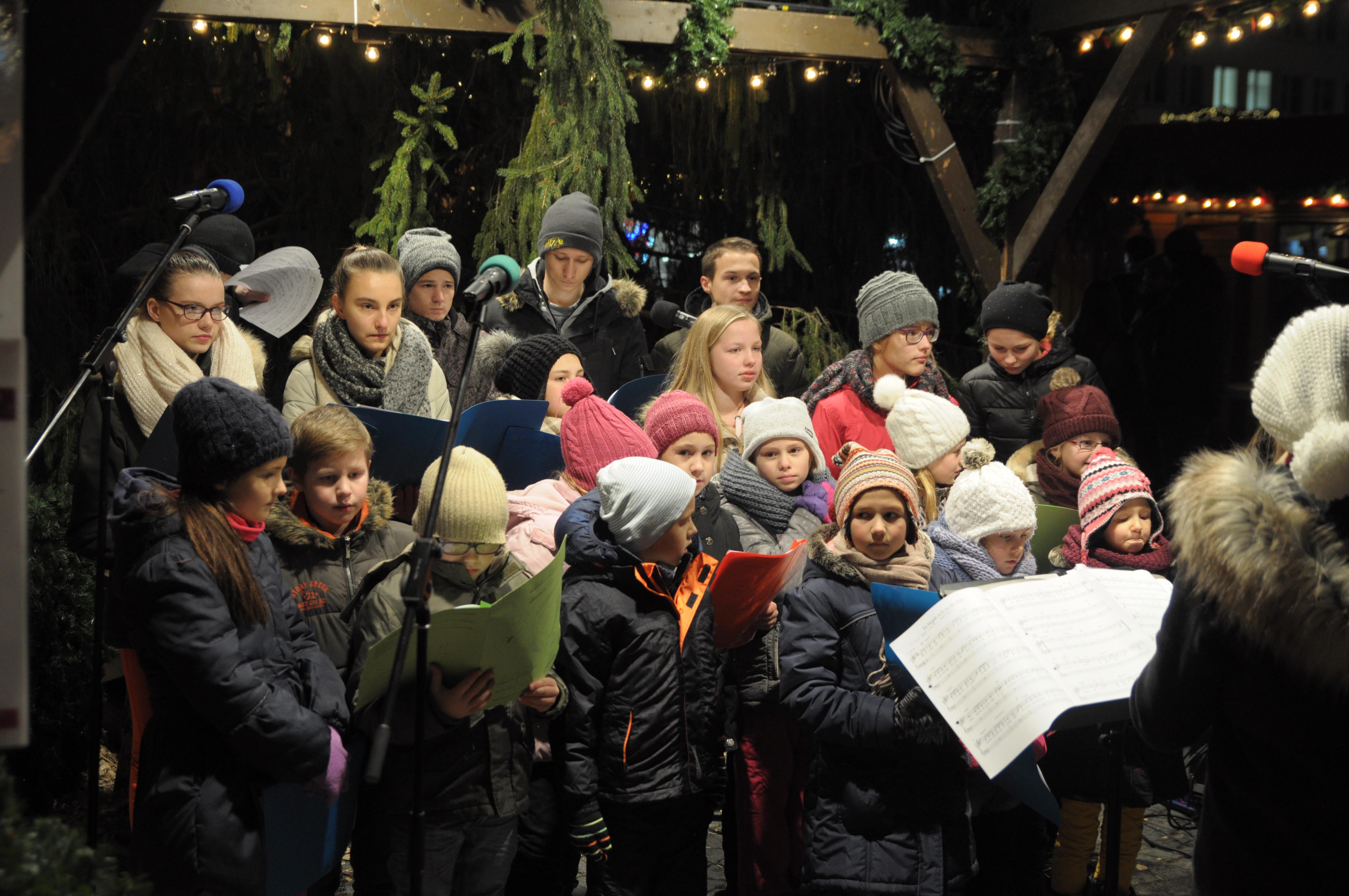 Adventsingen auf dem heilbronner Weihnachtsmarkt 2016 | ECG-Heilbronn